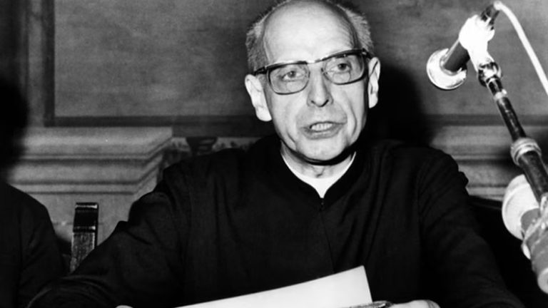 Pedro Arrupe, líder de los Jesuitas (1965-1983), permitió ordenación de ...